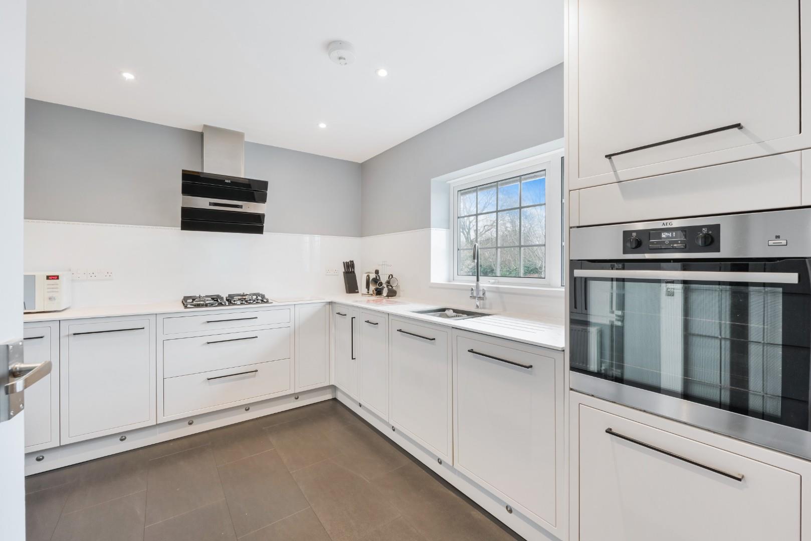 Kingston Road, Ewell Village | The Personal Agent